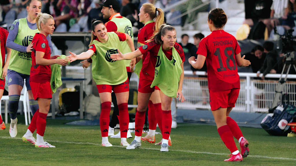 FC Bayern Women win World Sevens Football!